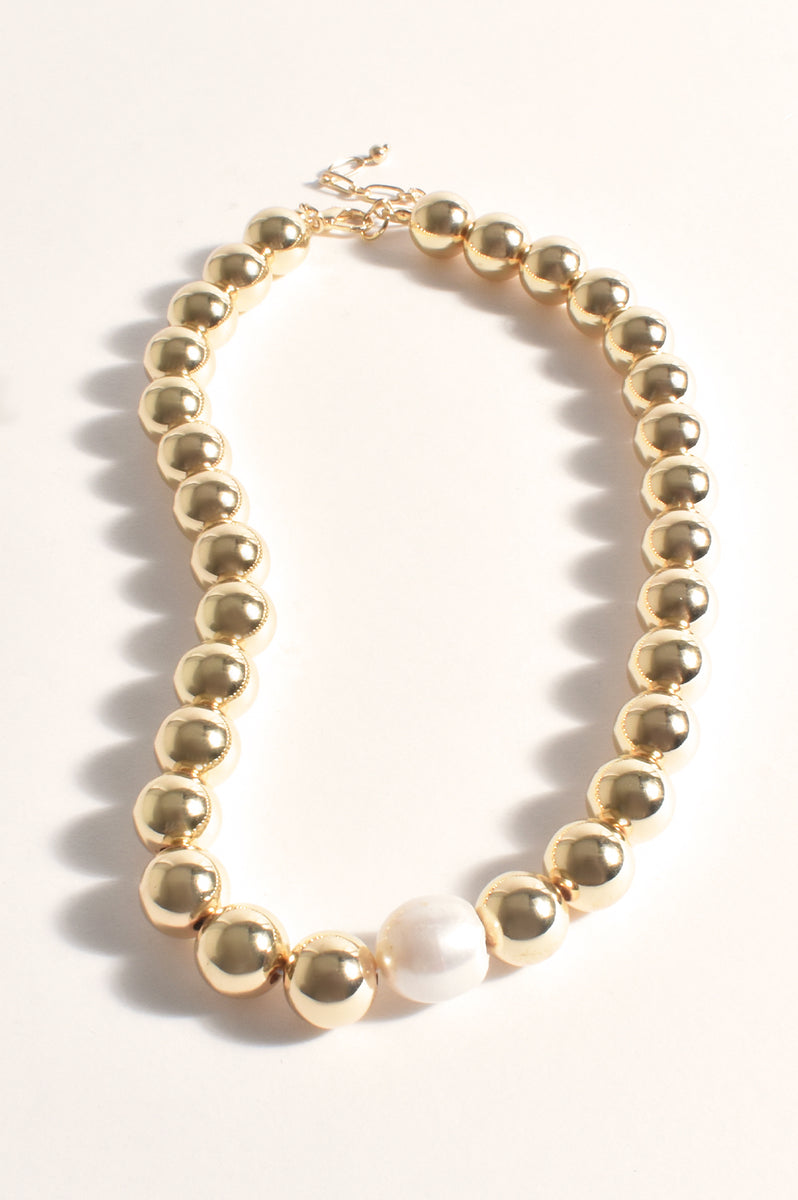 Pearl Centre Metal Ball Event Necklace in Gold/Cream | adorne